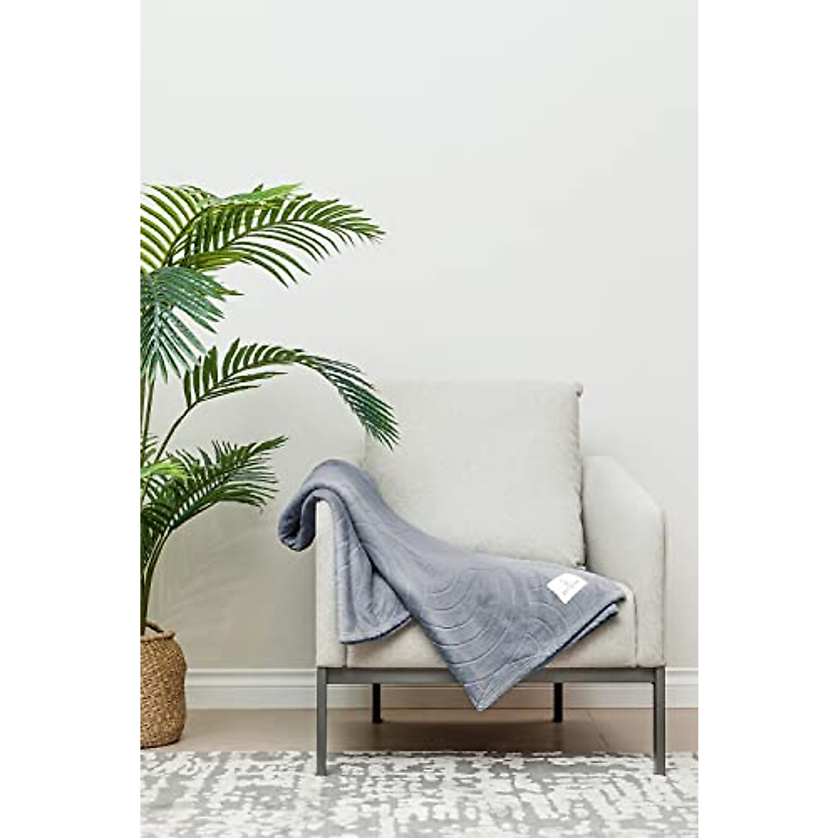 SOFTBEAR Grey Twin Blanket Flannel Fleece Semi-Circular Pattern, Soft, Fluffy, Plush and Warm Blanket for Bed, Couch, Sofa, Camping