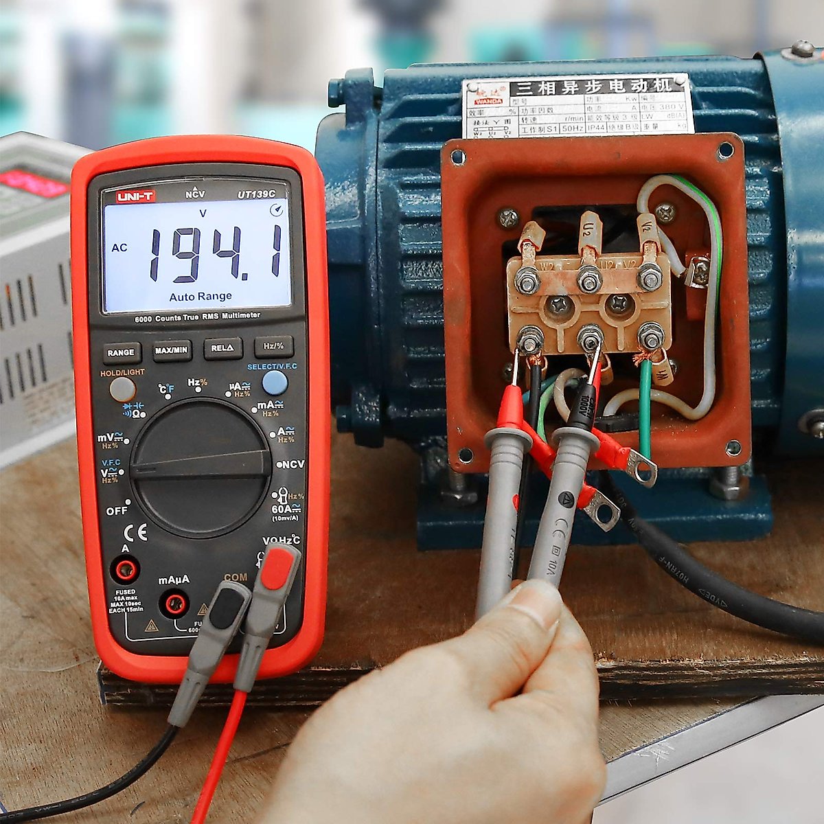 UNI-T Digital Multimeter Tester UT139C, Voltage Meter Tester Capacitance Meter Frequency TRMS 6000 Counts Auto/Manual Ranging