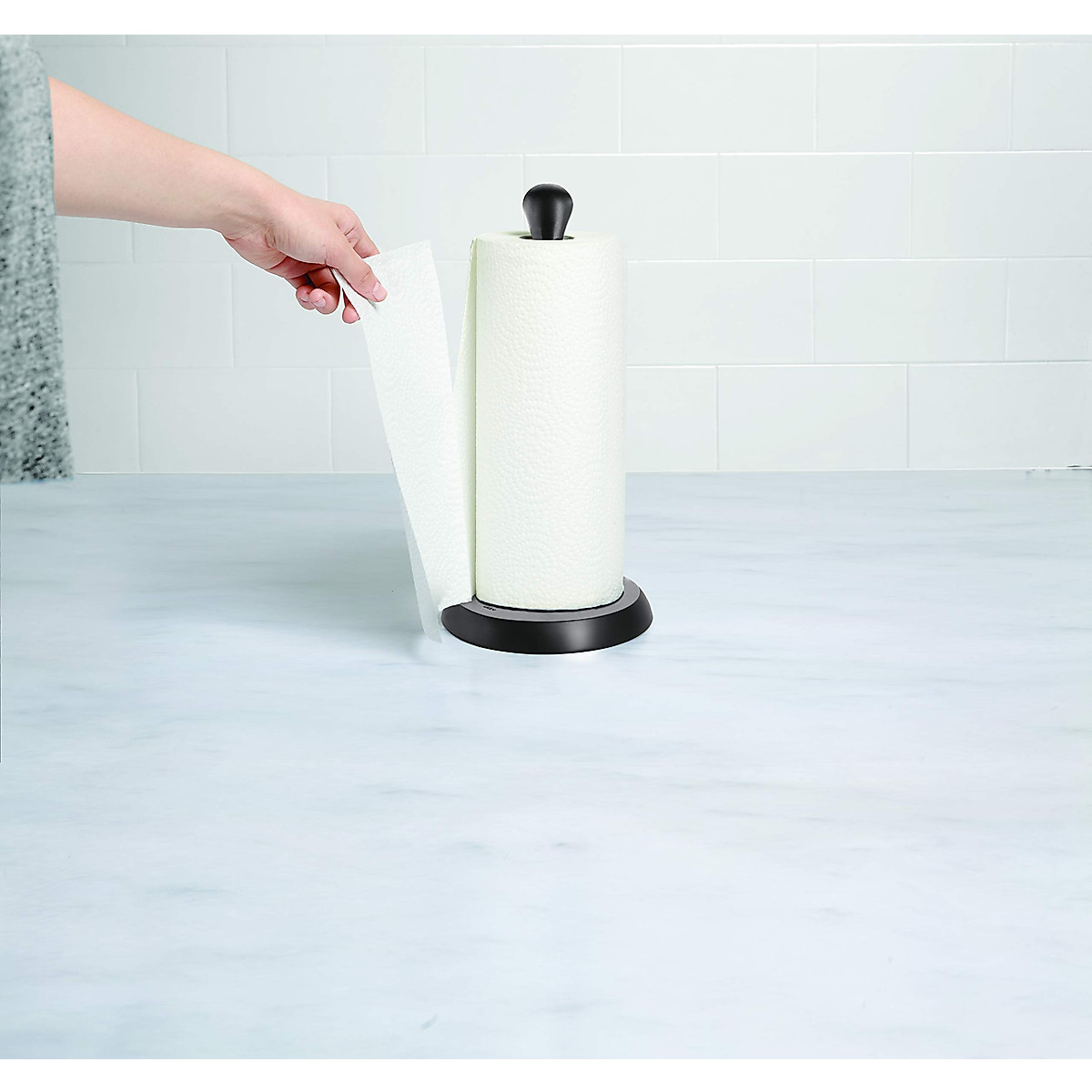 Umbra Tug One-Handed Tear Modern Paper Towel Holder, Black