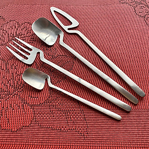 Matte Silver Cutlery Set 24 Pack,Kitchen Silverware/Flatware Anti-rust Utensil Set,Stainless Steel Dinnerware Set Service for 6 Include Knife Fork Spoon,Dishwasher Safe (Matte Silver)