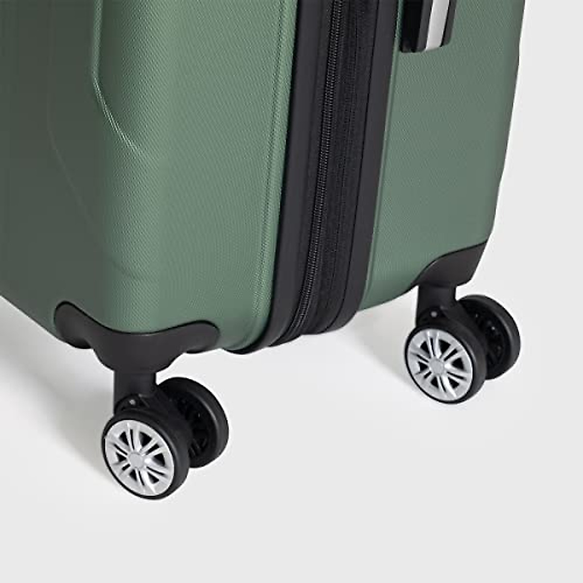 Ben Sherman Derby Spinner Travel Upright Luggage, Cilantro, 20-Inch Carry On