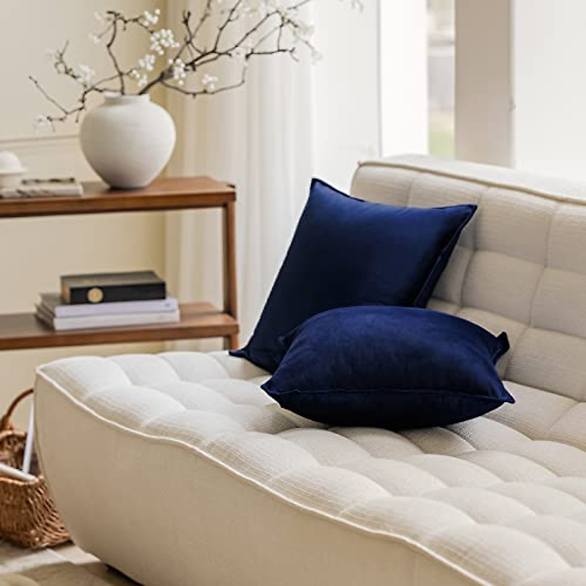 JIAHANNHA Velvet Navy Blue Throw Pillow Covers 18x18 Inches Pack of 2 Soft Decorative Square Cushion Covers for Couch Sofa Bed Livingroom Car,45x45Cm