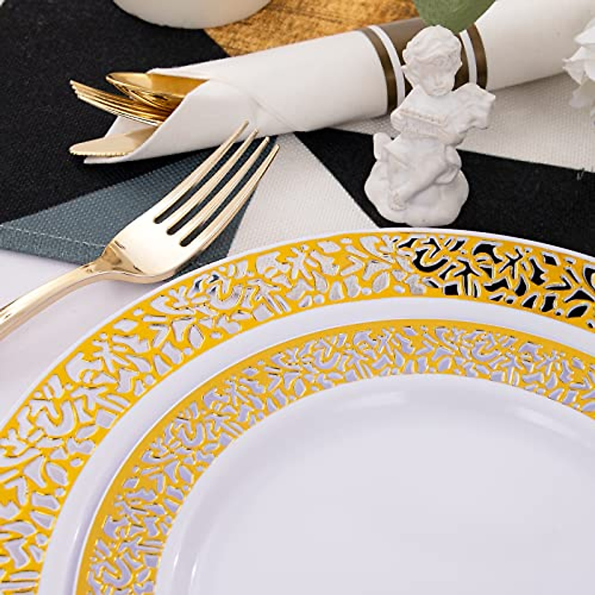 WELLIFE 350 Pieces Gold Plastic Dinnerware,Disposable Gold Lace Plates, Include:50 Dinner Plates,50 Dessert Plates, 50 Pre Rolled Napkins with Gold Silverware and 50 Cups