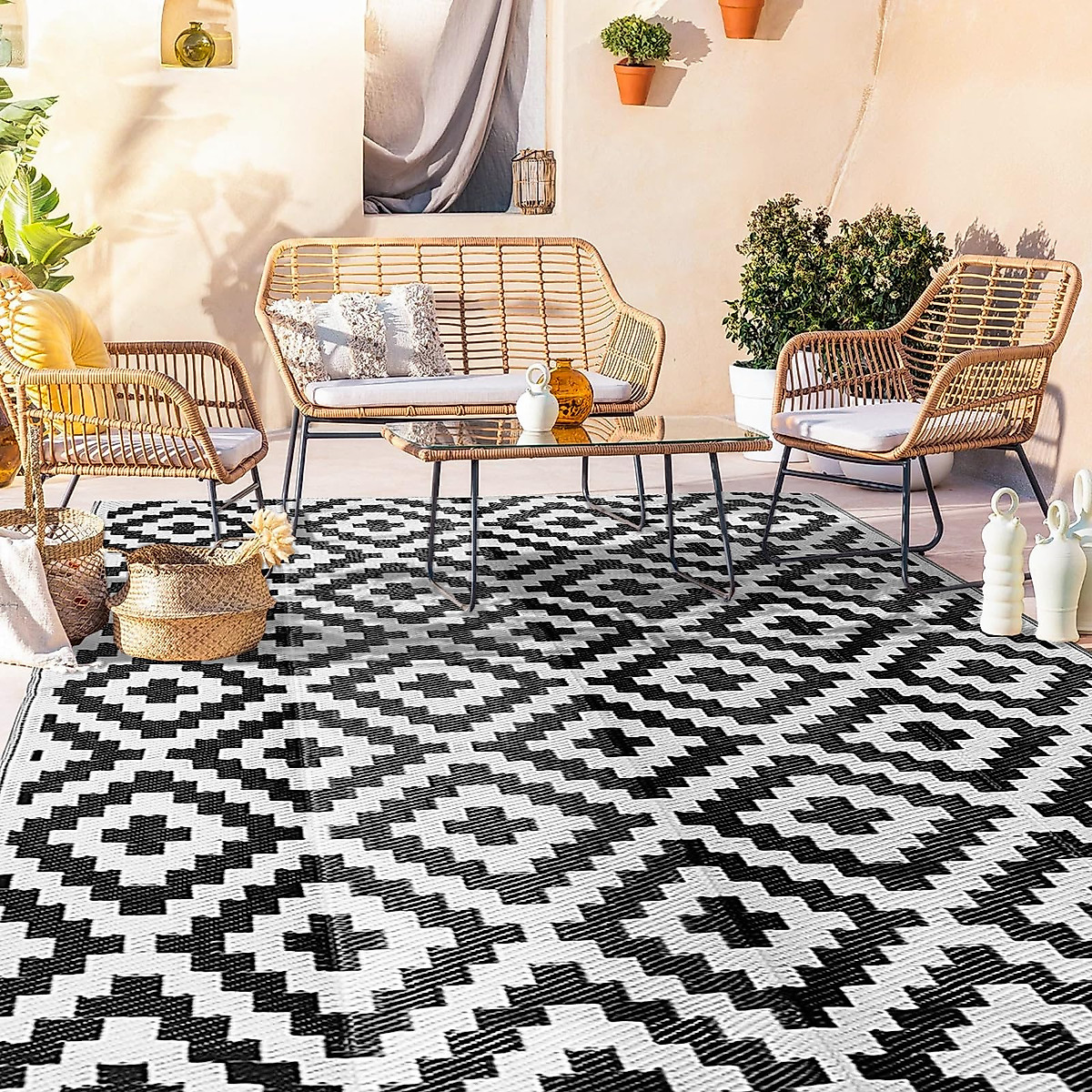 Outdoor Rug,Reversible Mats, Plastic Straw Rug, Modern Indoor Outdoor Area Rug, Large Floor Mat and Rug for Outdoors, RV, Patio, Backyard, Deck, Picnic, Beach, Trailer, Camping, Black & White, 5' x 8'