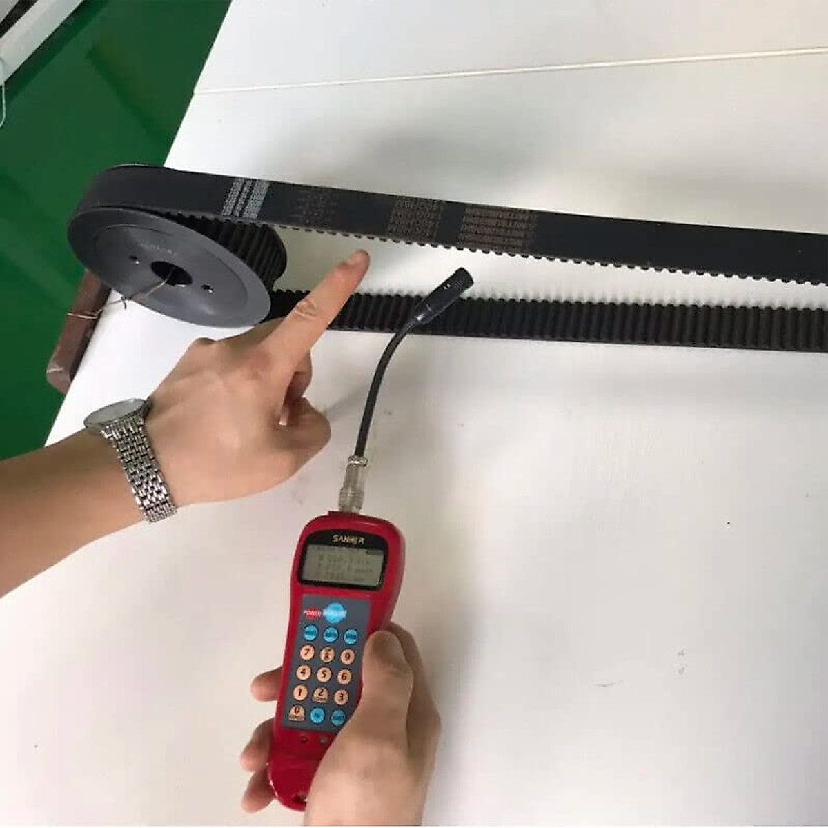 QIUSUO Precise Sonic Belt Tension Meter Sonic Belt Tensiometer Sonic Tension Meter Sonic Belt Meter for Most Belt Types with Frequency Range 10Hz-5000Hz Tension Range 0.01-99900N LCD Backlit Display