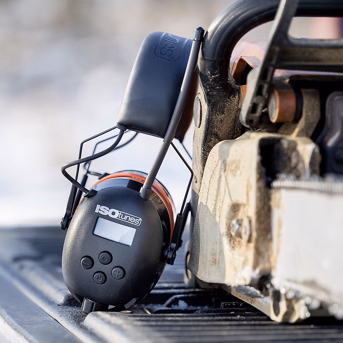 ISOtunes AIR DEFENDER AM/FM Earmuffs: Comfortable Wireless Hearing Protection with AM/FM Radio Tuner. Runs on 2 AA Batteries (Not Included)