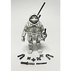 PlayMates Teenage Mutant Ninja Turtles: The Last Ronin Previews Exclusive Action Figure, Multicolor