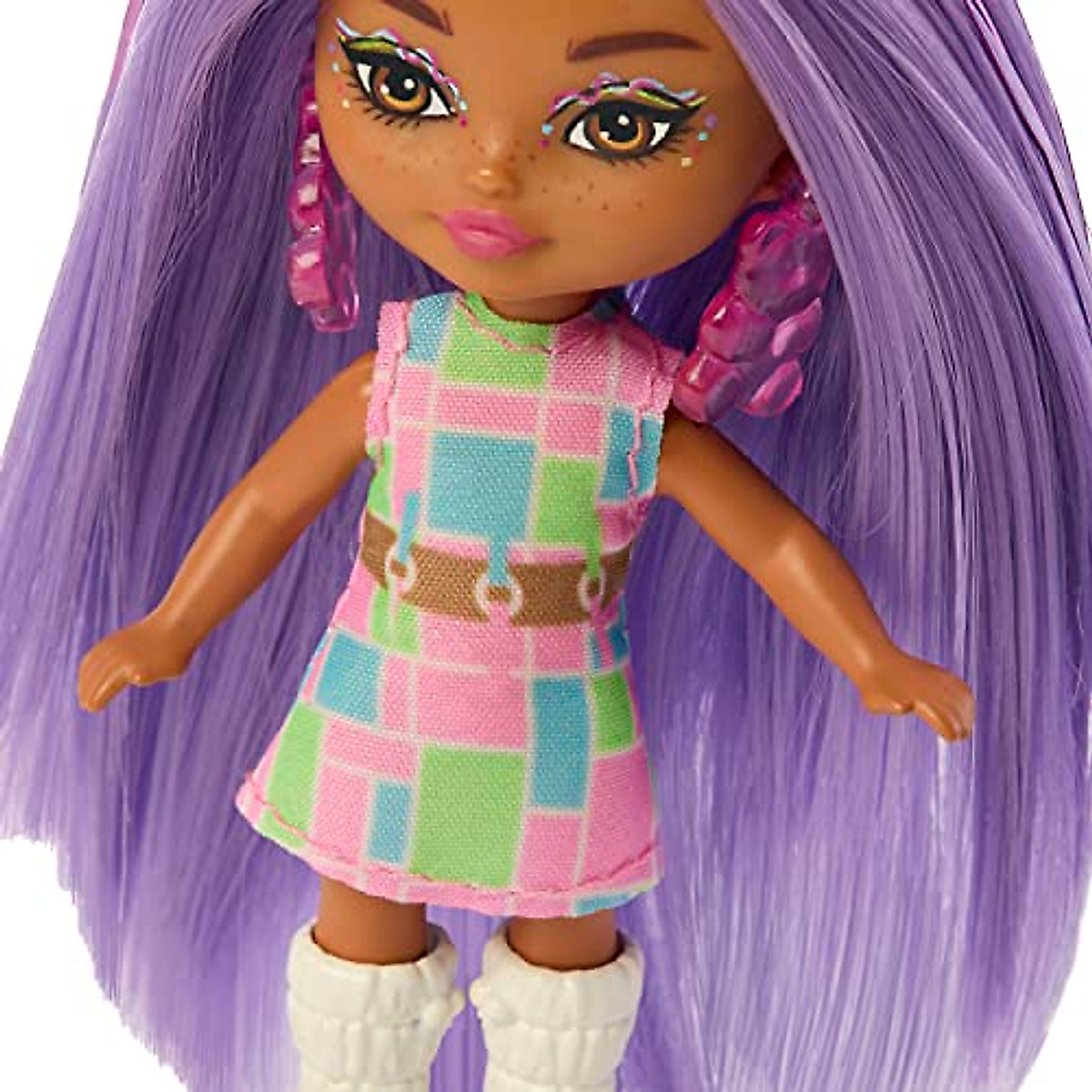 Barbie Five Barbie Dolls, Barbie Extra Mini Minis Bundle, Small Dolls with Colorful Fashions and Accessories