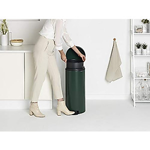 Brabantia New Icon Step Trash Can (8 Gal/Pine Green) Soft Closing Kitchen Garbage/Recycling Can with Removable Bucket