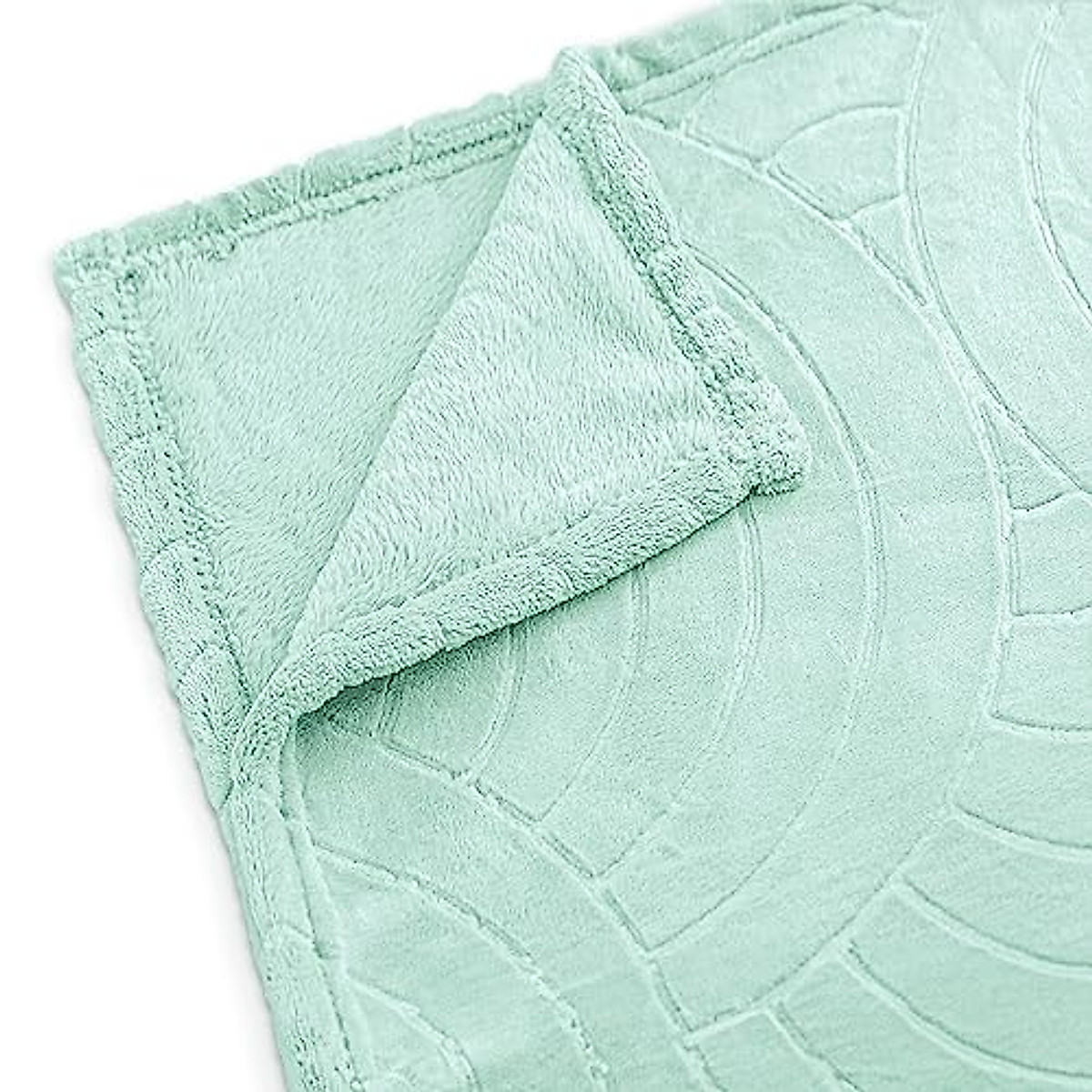 SOFTBEAR Mint Green Throw Blanket Flannel Fleece Semi-Circular Pattern, Soft, Fluffy, Plush and Warm Blanket for Bed, Couch, Sofa, Camping