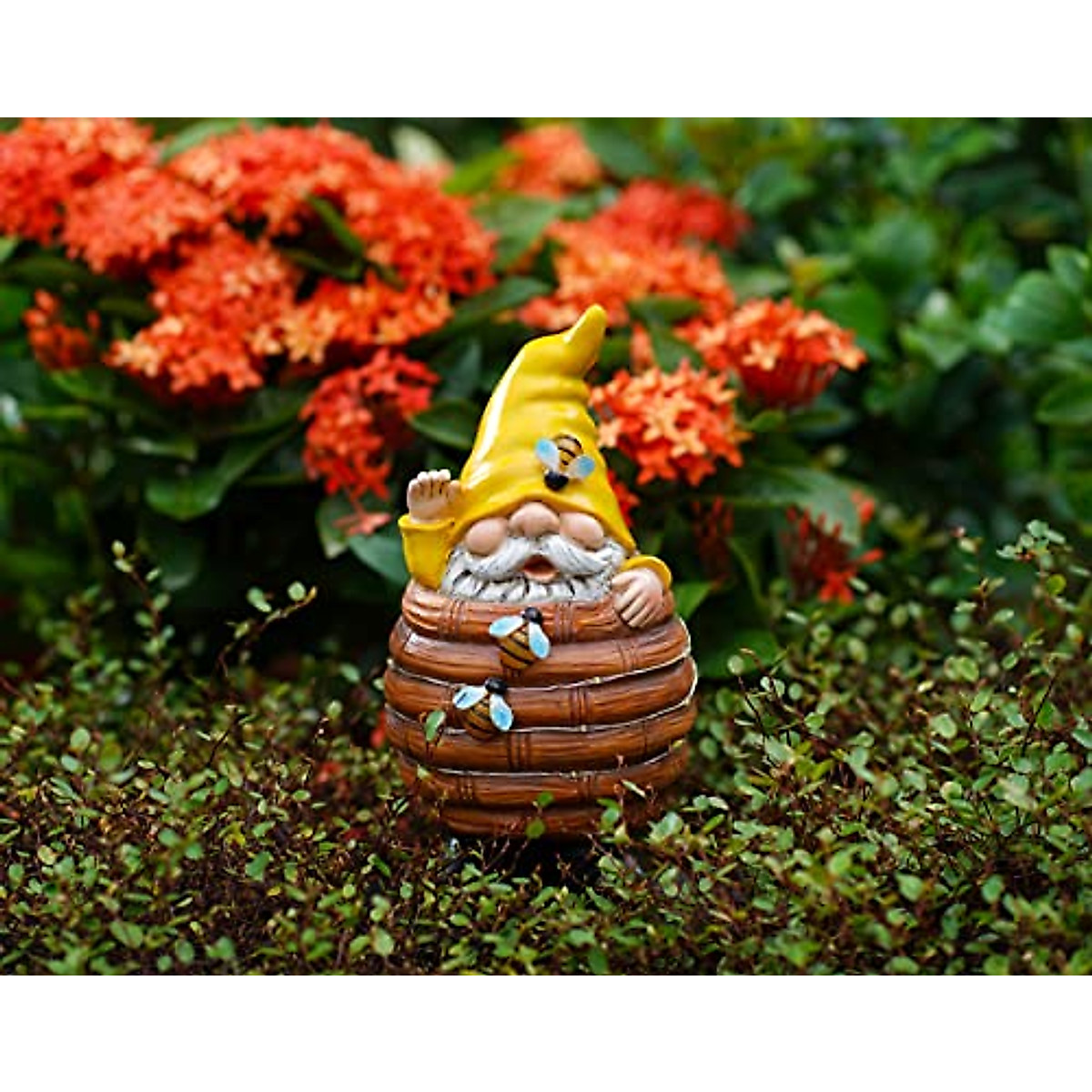 Garden Gnome Statue Decor Bee Solar Gnome Figurine in Resin Bucket with Solar LED Lights Garden Gnome Decoration for Patio Yard Lawn Porch Garden Gifts