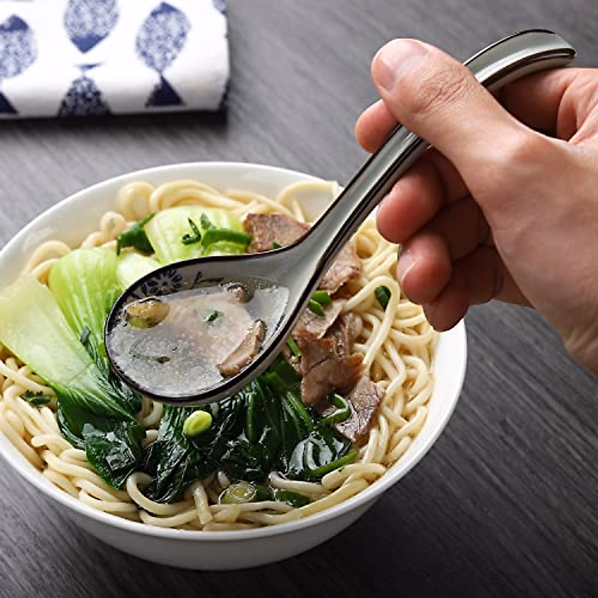 Ceramic Soup Spoons Set of 4 Porcelain Japanese Soup Spoon Long Handle Asian Soup Spoon Sets for Pho Ramen Noodles Wonton Dumpling Rice (Model 2#)