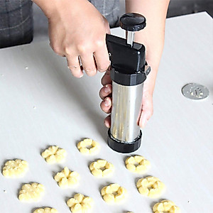Faruxue DIY Cookie Press Gun Kit Stainless Steel Biscuit Press Cookie Icing Gun Set with 13 Discs and 7 Icing Tips Ideal for Biscuit, Cake, Churro, Cookie