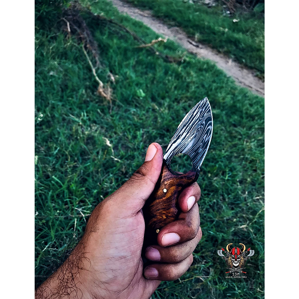 SDM Custom Handmade Hunting Knife Bush craft Knife Damascus Steel Survival Knife EDC 5'' Overall Walnut Wood With Sheath