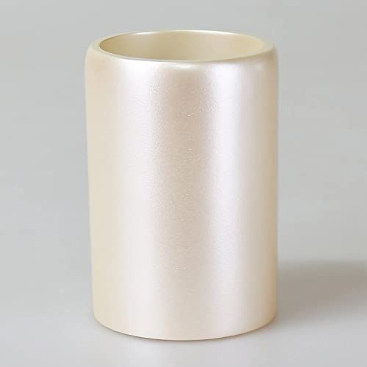 Victoria Soap Dish and Toothbrush Holder Set in 3 Pieces, Pearl