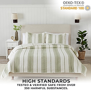 Full/Queen Reversible Quilt Bedding Set - All Season, Modern, Lightweight Bedspreads - White and Green Striped Coverlets (Includes 1 Quilt, 2 Pillow Shams)