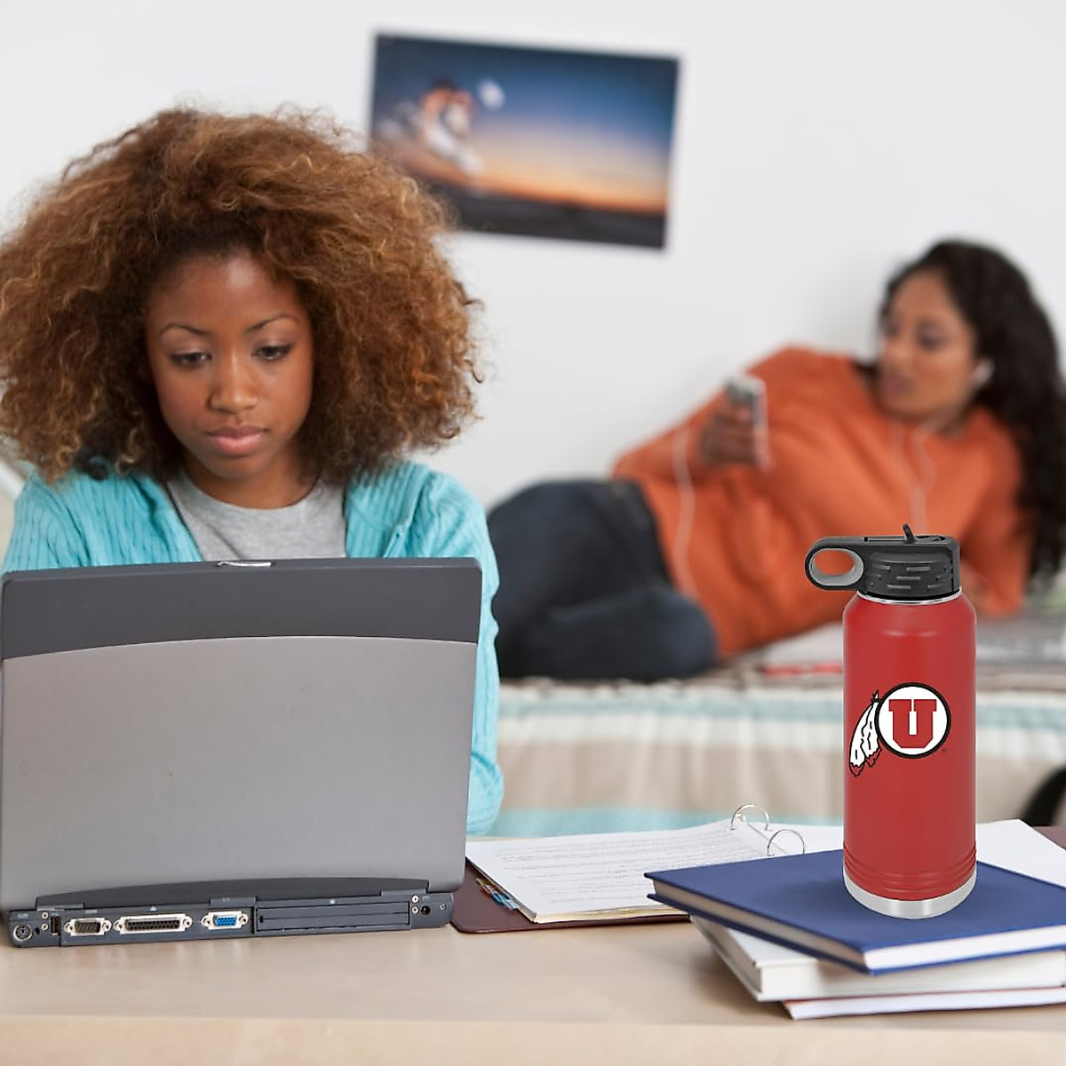 Game Day Outfitters Utah 32oz Stainless Steel Double Walled Red Beverage Bottle with Flip Straw Spout - College Gear for Playoff Season – For Office, Home or Auto – Show your Utes Pride