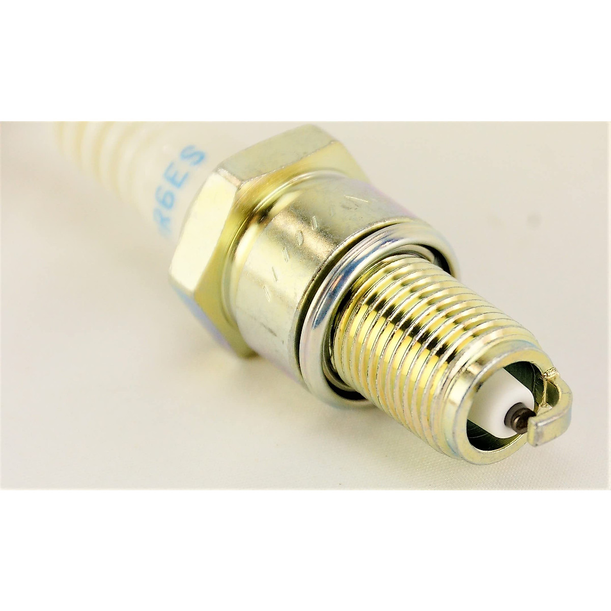 New NGK Standard Spark Plug BPR6ES, 7131 Set of 4 Spark Plugs