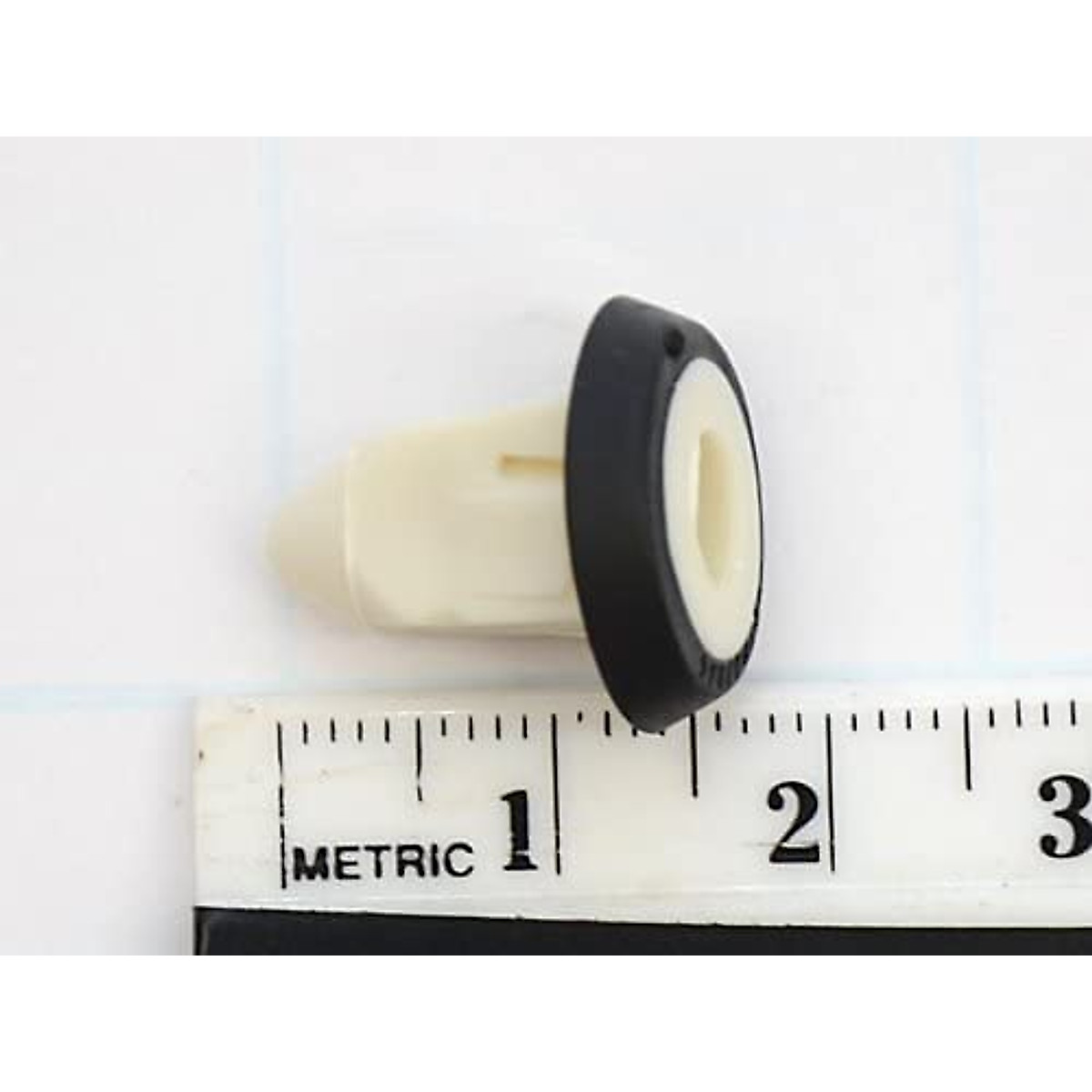 BMW Expanding Nut (x2 inserts) trunk license bracket, rear cargo, exterior trim