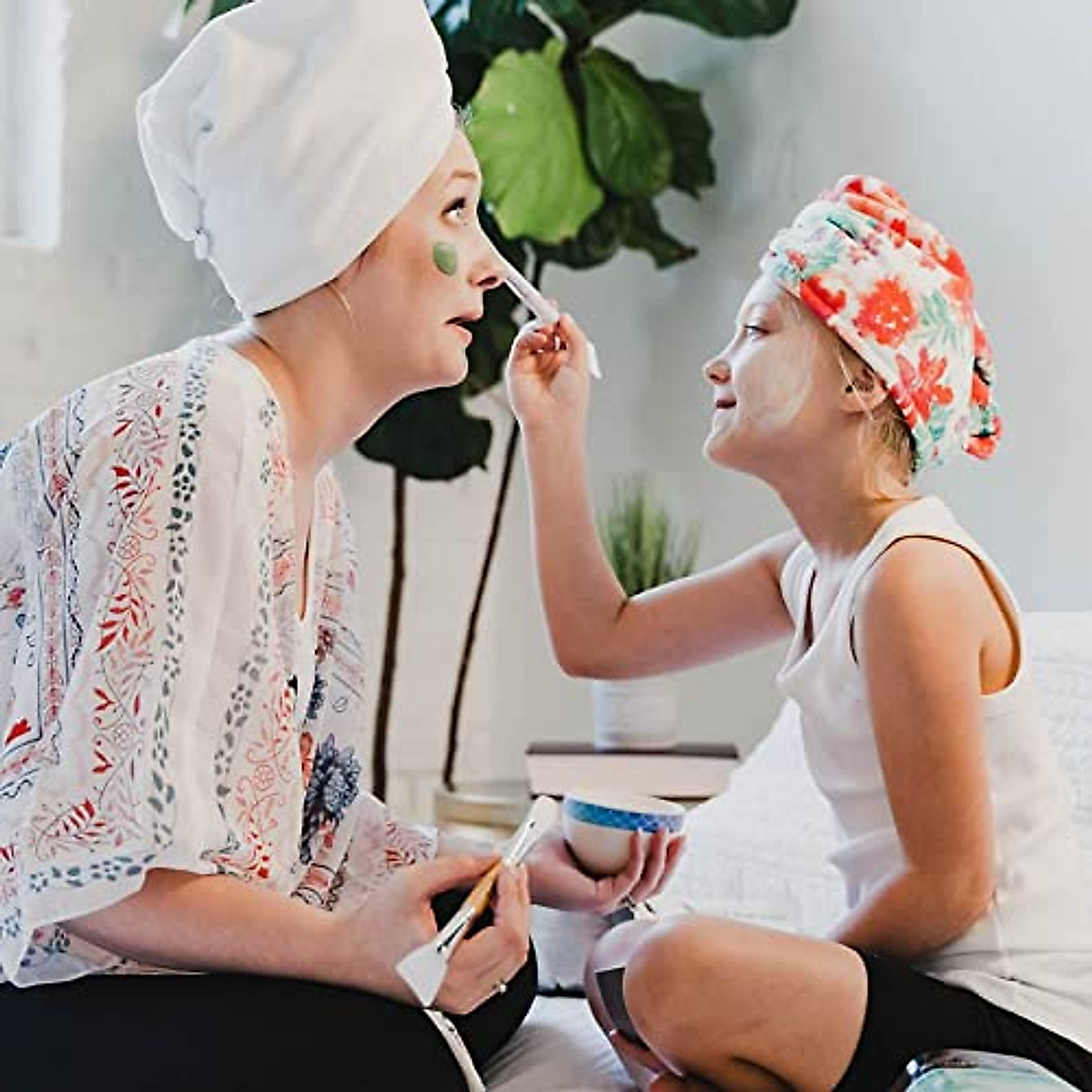 Bare Essentials Living - Clay Face Mask Brush (1 Pack, White) Dual Soft Silicone Face Mask Applicator Brush Tool, Great Facial Essentials, Moisturizer Applicator & Skincare Brush for Facials