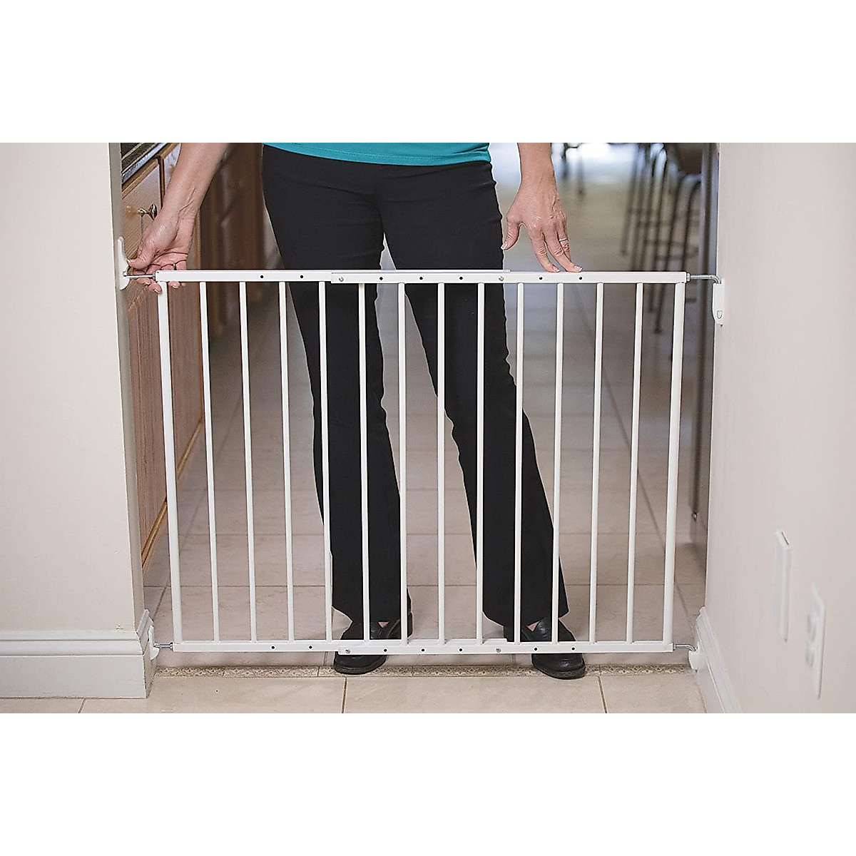 Dreambaby Arizona Extenda Baby Safety Gate - Hardware Mounted Gates - with Adjustable Width from 26.75-44 inches - White - Model L2164BB
