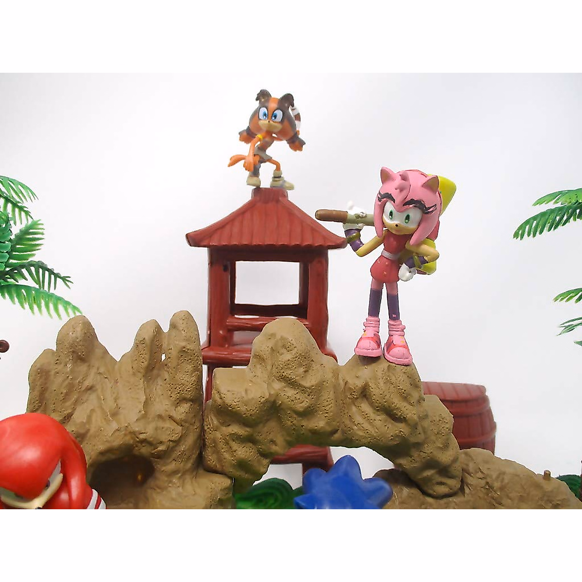 Sonic the Hedgehog Deluxe Cake Topper Set with Sonic and Friends (Unique Design)