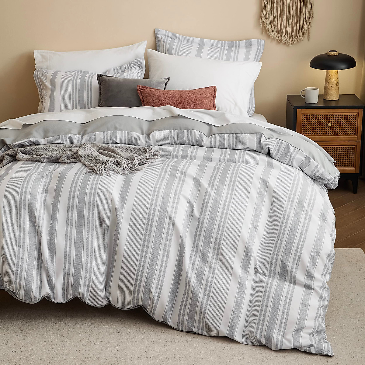 Bedsure Duvet Cover King Size - Reversible Striped Duvet Cover Set with Zipper Closure, 3 Pieces Grey Bedding Set with 8 Corner Ties and 2 Pillow Shams 20"x36"