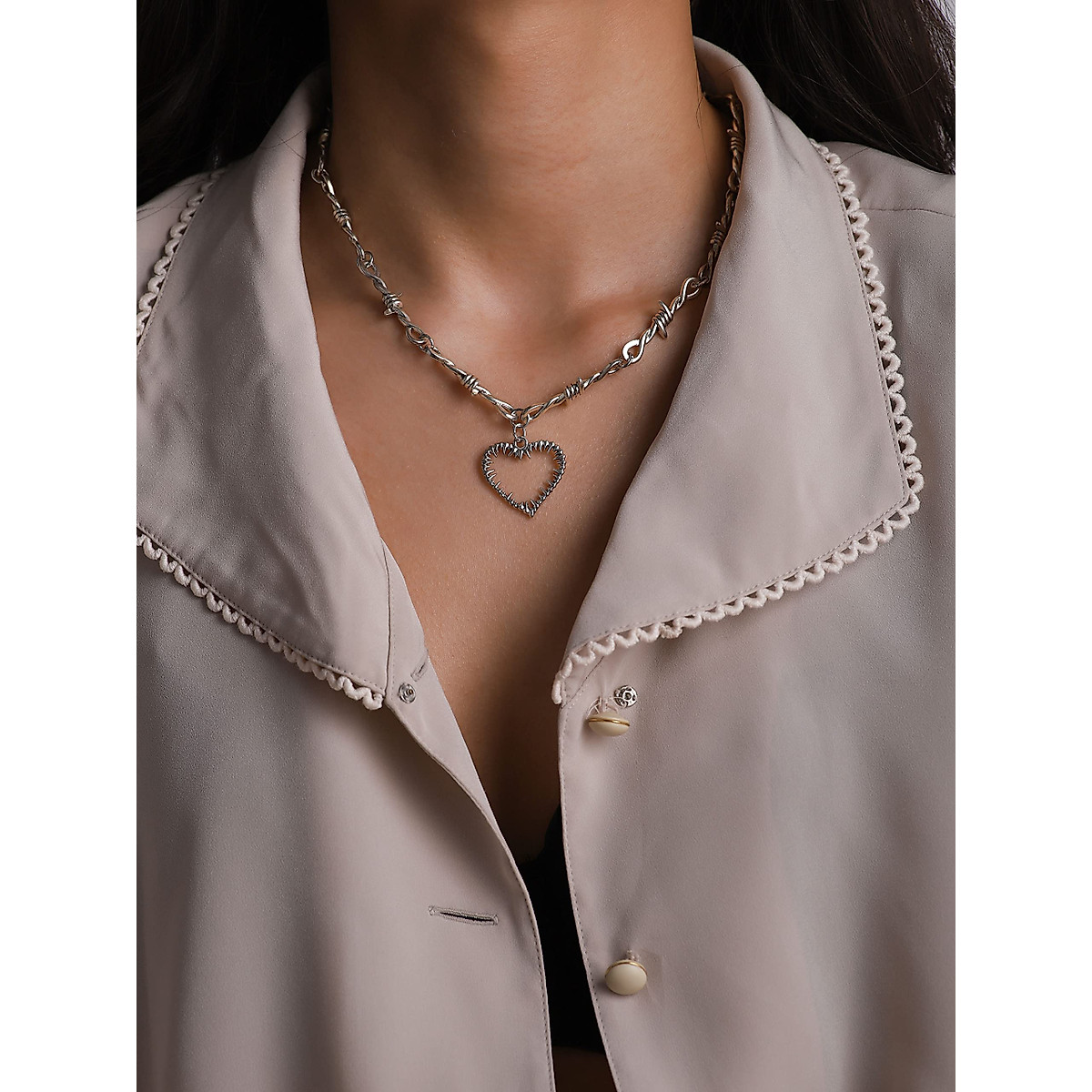 Sacina Gothic Barbed Wire Heart Necklace, Zinc Alloy Heart Pendant, Goth Jewelry Gift for Women