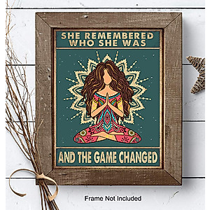 She Remembered Who She Was And The Game Changed - Bohemian Boho Wall Decor - New Age Zen Meditation Decor - Inspirational Wall Art - Inspiring Quotes -Uplifting Spiritual Motivational Gifts for Women