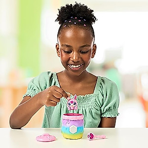 Magic Mixies Mixlings Magical Rainbow Deluxe Pack Contains 5 Exclusive Mixlings with A Unique Rainbow Magical Power Including 1 Mystery Mixling to Reveal from Its Cauldron