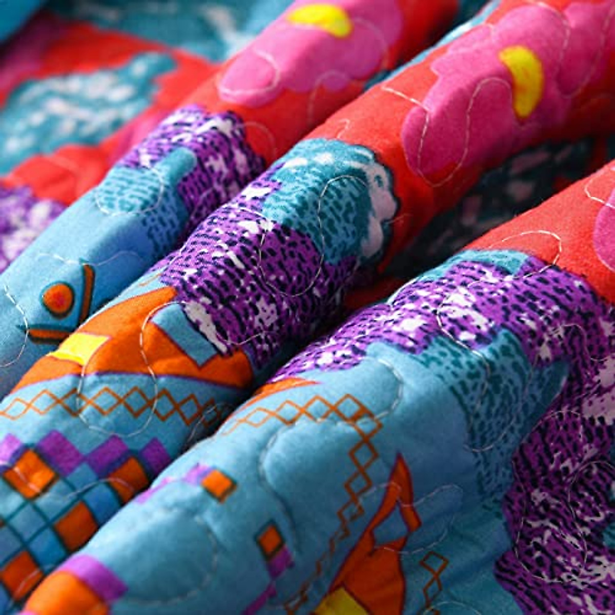 Qucover Boho Quilt Throw, Soft Microfiber Pink Blue Bohemian Bed Spread, Ethnic Style Lightweight Quilt Throw Blanket for Couch Sofa (Small Single)