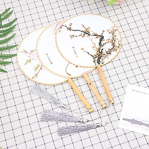 Eyomii 1 Pcs Chinese Round Fan Chinese Style Round Fan with Wooden Handle Portable Printed Vintage Fan Translucent Silk Ancient Hand Fan Gift for Girls Women.