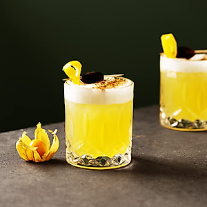 Navaris Glass Whiskey Tumblers (Set Of 4) - 9.8 oz Drinking Glasses And Gift Box - For Daily Use, Parties and Social Gatherings - Dishwasher-Safe