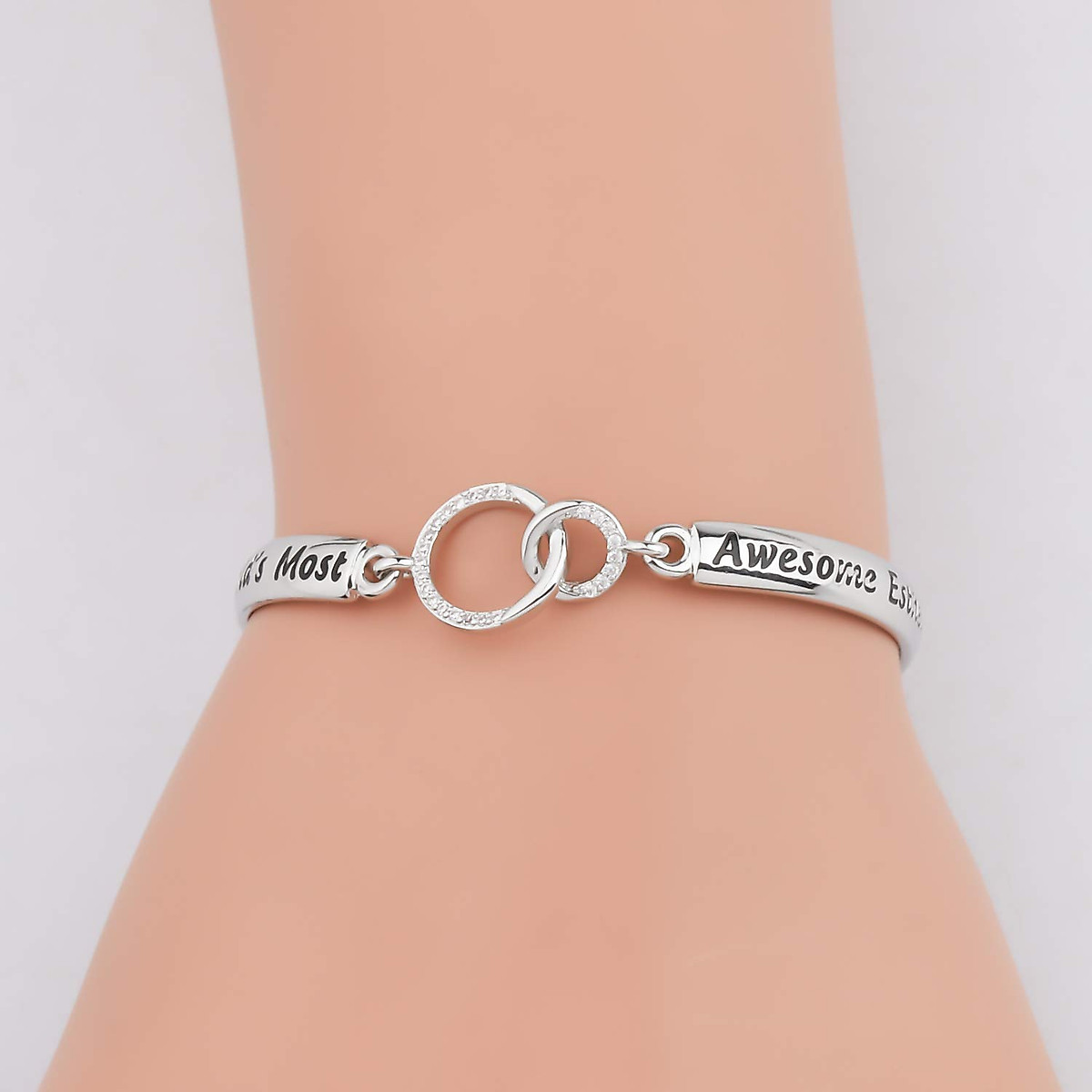 UJIMS Estheticians Appreciation Gifts Funny Esthetician Keychain World’s Most Awesome Esthetician Jewelry for Beautician Makeup Artists (Esthetician Charm Bracelet)