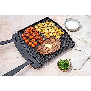 Ooni Cast Iron Dual-Sided Grizzler Plate - 37 x 33cm Reversible Griddle with Removable Handle and Stainless Steel Trivet, Pre-Seasoned Non-Stick Oven Safe Cookware, Pizza Oven and BBQ Accessories