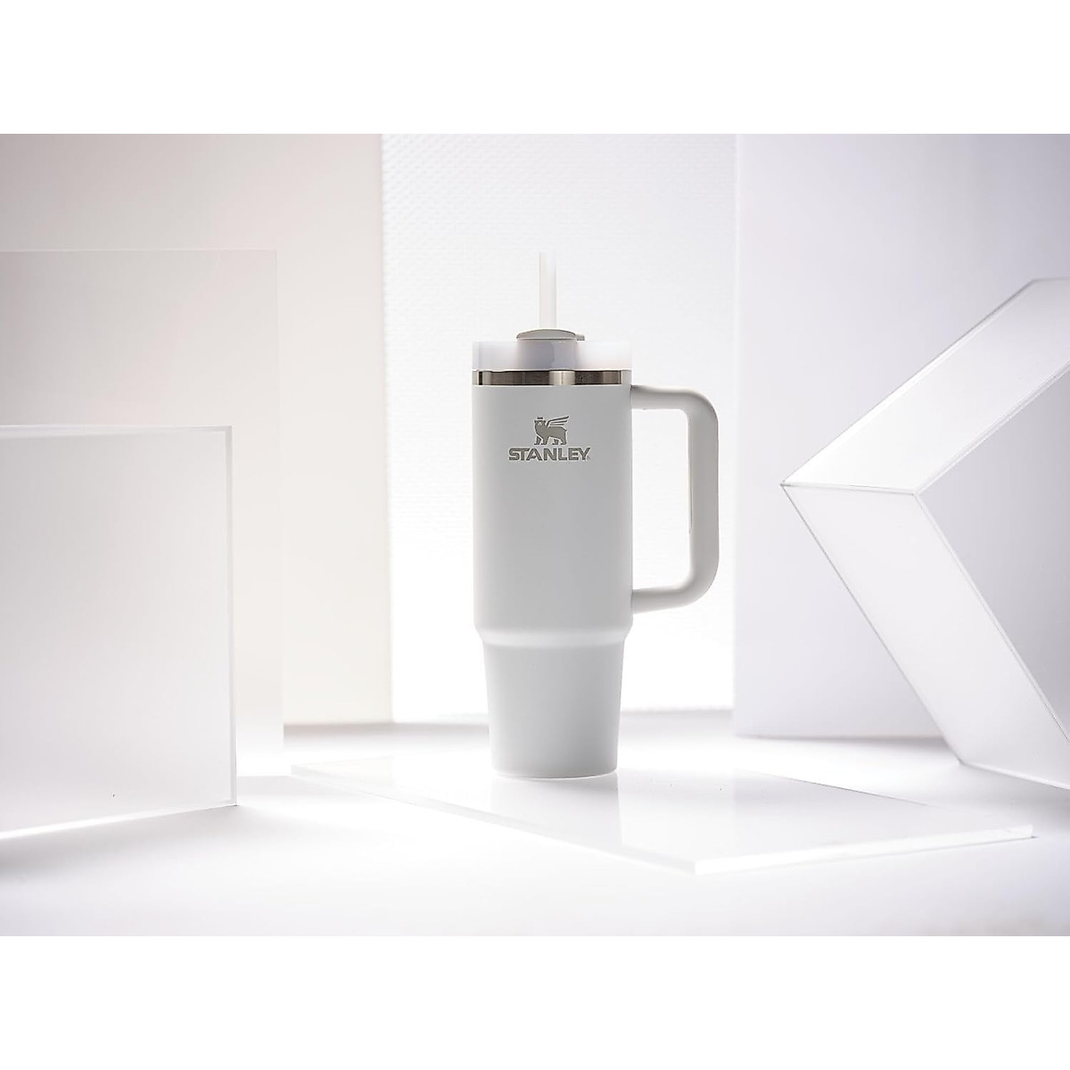 Stanley Quencher H2.0 Tumbler with Handle and Straw 30 oz | Flowstate 3-Position Lid | Cup Holder Compatible for Travel | Insulated Stainless Steel Cup | BPA-Free | Frost