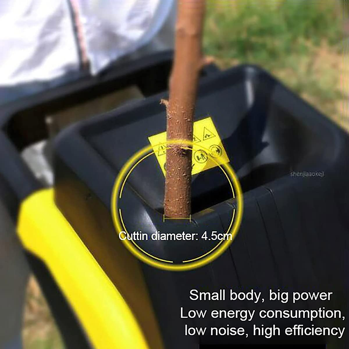 QCLUEU 2400W Electric Garden Shredder, Wood Chipper with Max 1.4-in Cutting Diameter, Overload Protection, 10M Power Line, for Lawn and Garden Use