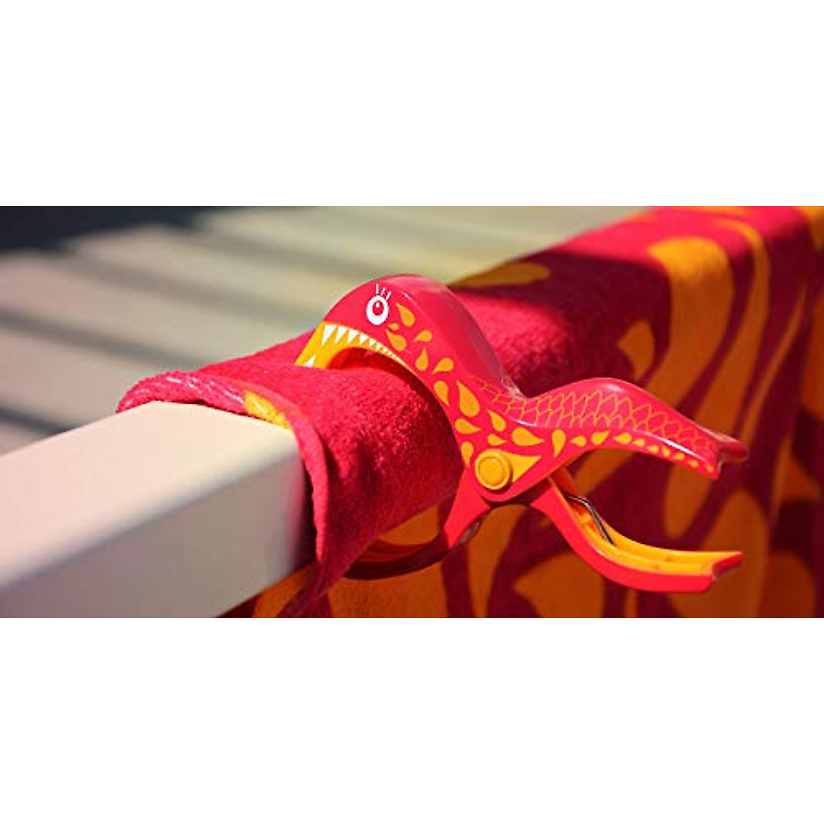 Multifunctional Clips Tuuli, Set of 4 Clothes Beach Towel Pegs, Design Pink Shark and Dolphin