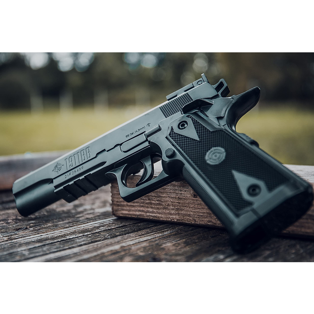 Crosman 1911BB 40001 Semi-Auto CO2-Powered BB Air Pistol