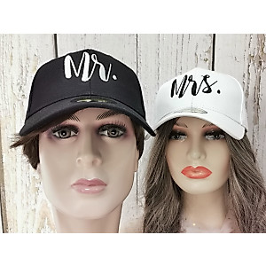 Enodtter Mr & Mrs Baseball Hats, Black White Embroidered Bride Groom Matching Hats Couples Set, Hubby Wifey Caps, Newlywed Honeymoon Wedding Gift