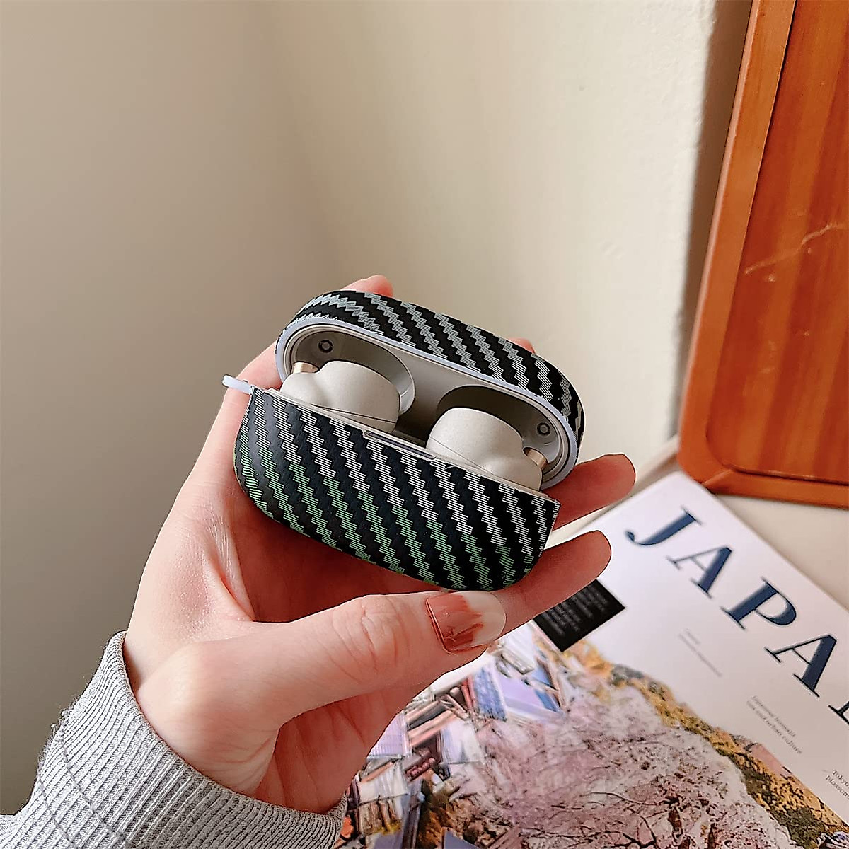 DAYJOY Dual Color Carbon Fiber Pattern Hard Plastic Protective PC Case Cover Sleeve Compatible with Sony WF-1000XM4 Earbuds, Frosted Touch Feel Protective Skin Sleeve with Carabiner (B)