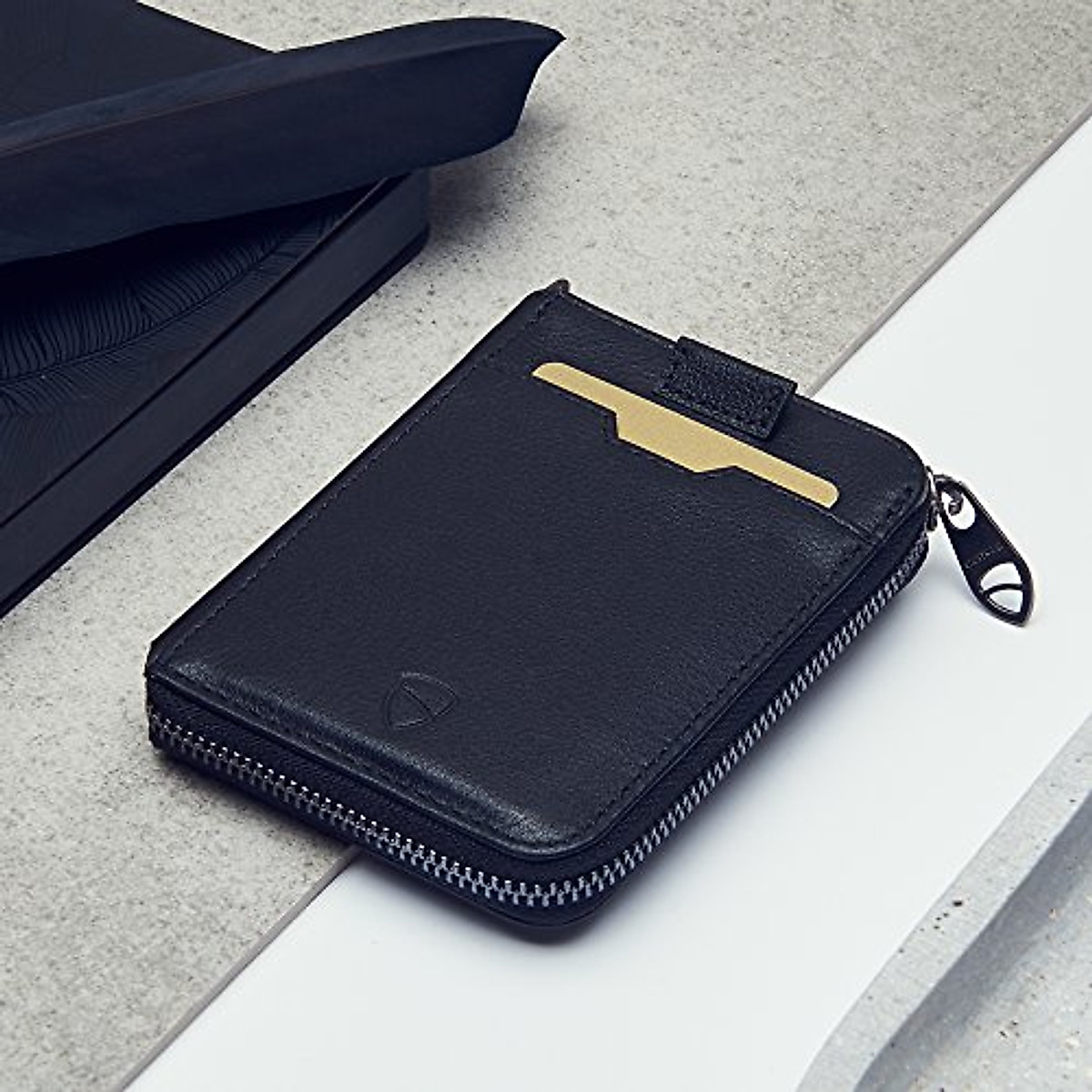 Vaultskin NOTTING HILL Minimalist Leather Zipper Wallet for Women and Men: Slim Multi Cardholder with RFID Blocking and Keychain Ring (Black)