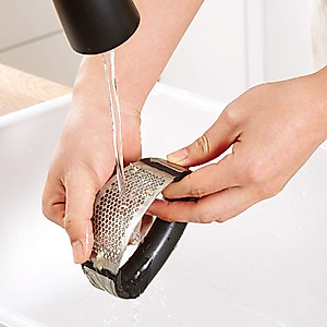 WEPPC Garlic Press Rocker Stainless Steel Garlic Mincer Crusher and Peeler, Ergonomic, Easy to Use, Black