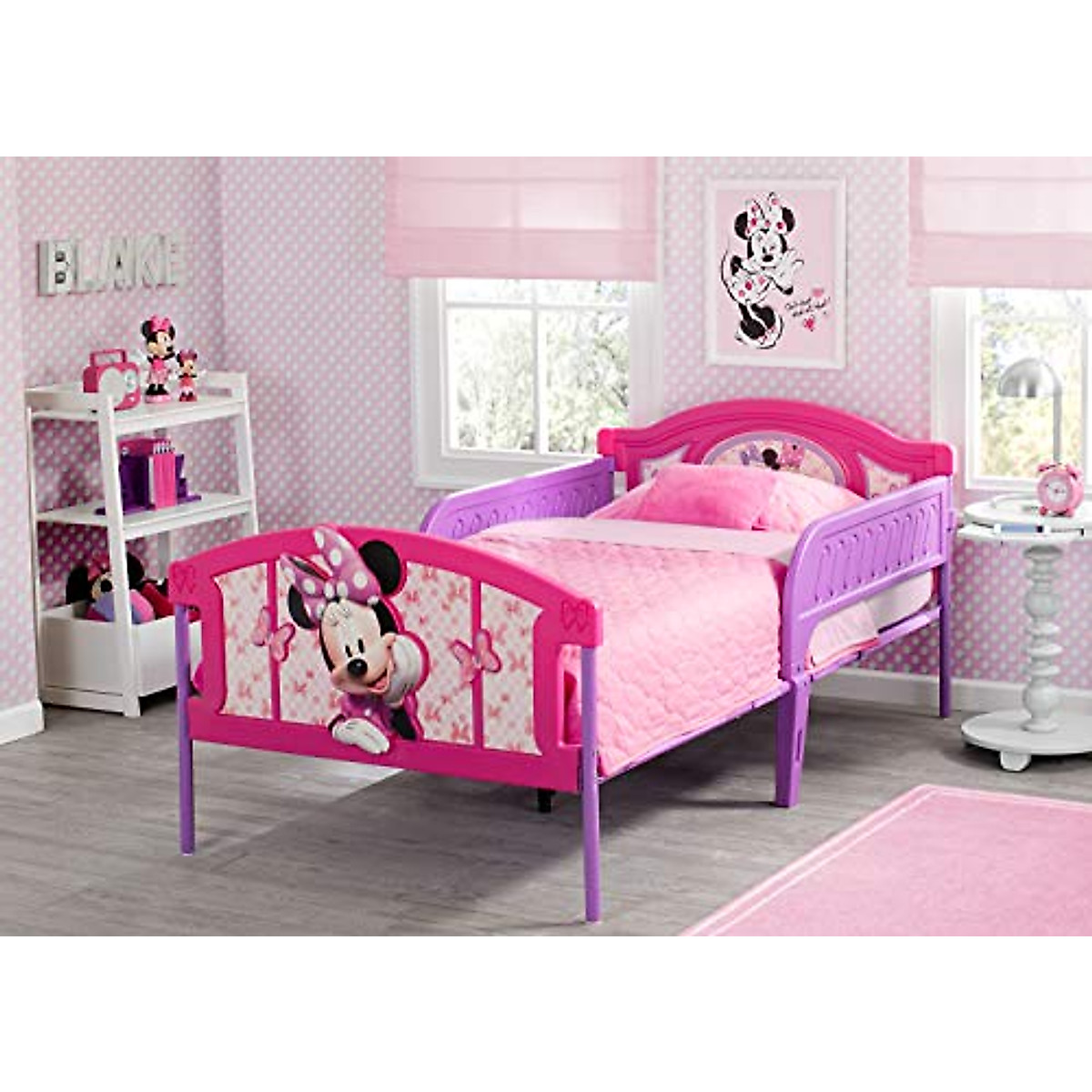 Delta Children Plastic 3D-Footboard Twin Bed, Disney Minnie Mouse