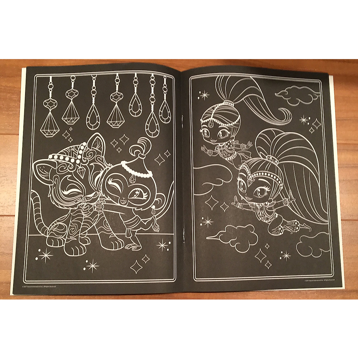 Nickelodeon Shimmer and Shine Bright Idea Book to Color - Includes 4 Milky Crayons (Black Pages to Color)