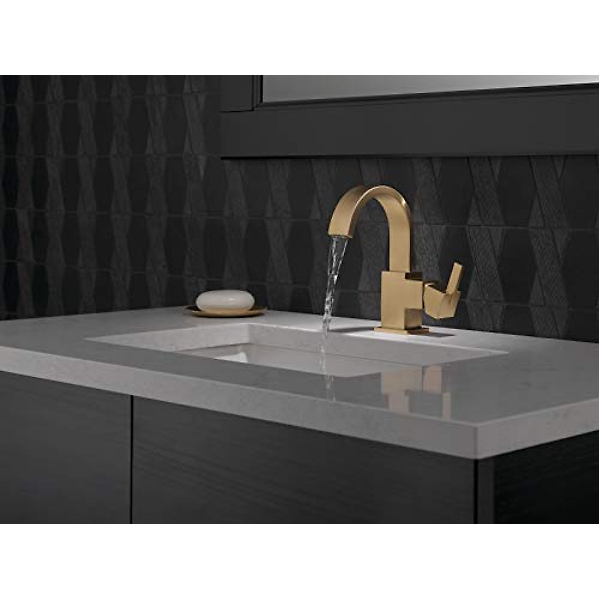 Delta Faucet Vero Single Hole Bathroom Faucet, Gold Bathroom Faucet, Single Handle Bathroom Faucet, Metal Drain Assembly, Champagne Bronze 553LF-CZ,4.78 x 6 x 7.78 inches