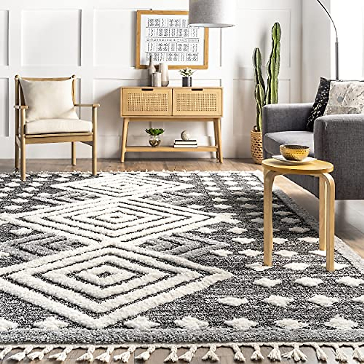 nuLOOM Saveah High Low Soft Shaggy Moroccan Diamond Tassel Area Rug, 4x6, Grey