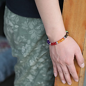 HEDQFM 2pcs Lava Rock 7 Chakra Bracelet Aromatherapy Essential Oil Diffuser Bracelets Couples Yoga Beads Bracelet Lava Stone Stretch Bracelet for Men Women