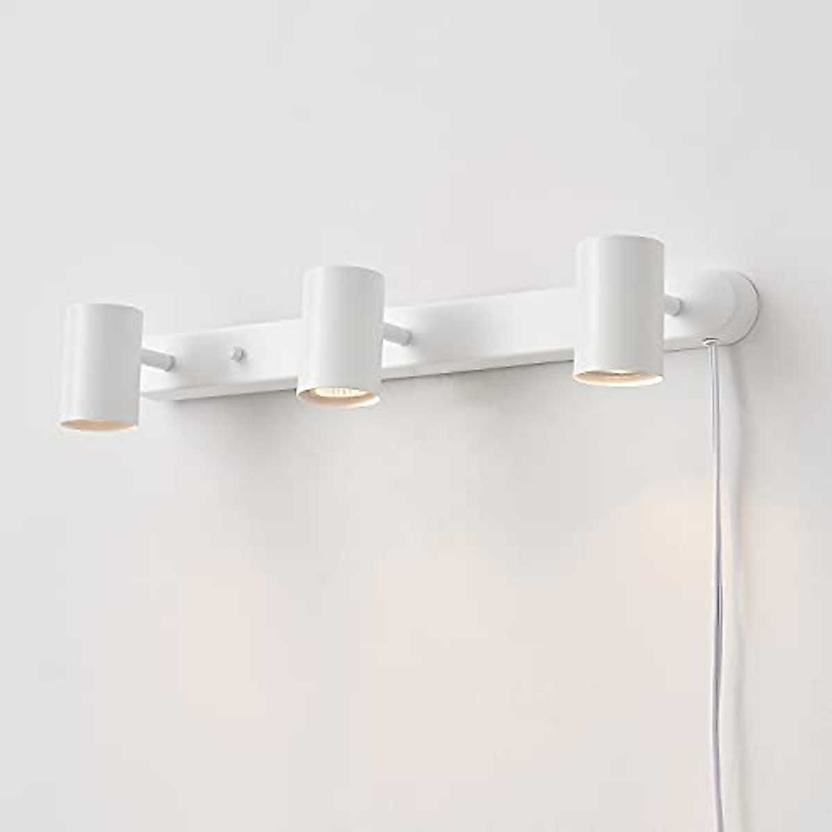 Globe Electric 60024 3-Light Plug-in Track Lighting, Matte White, 15 Foot Cord, in-Line On/Off Rocker Switch, Track Ceiling Light, Track Lighting Kit, Ceiling Light Fixture, Home Improvement