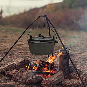 Keleday Dutch Oven 8 Quart Cast Iron Dutch Oven with Lid for Outdoors and Indoor Use Pre-Seasoned Camping Cookware Pot with Lid Large Dutch Oven for Frying Griddling Stewing